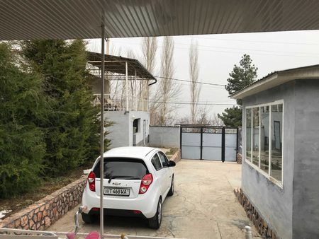 Продается дача в Чарваке!