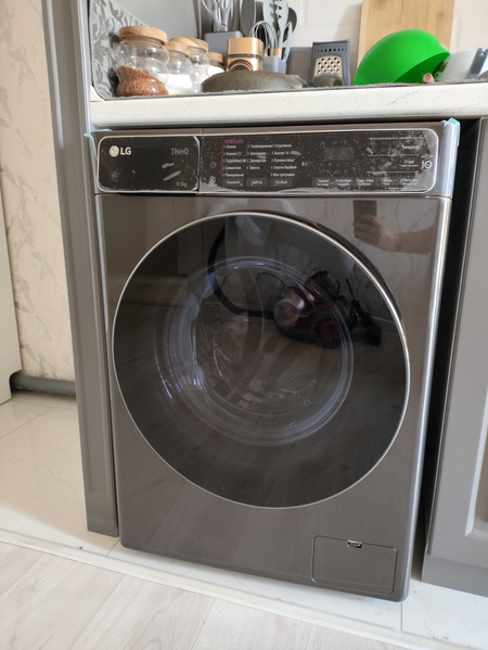 Стиральная машина узкая LG F2T9GW9W с паром, технология AI DD, 8,5 кг