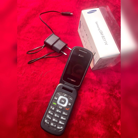 Samsung tel sotiladi yengi 2 ta sim kartali