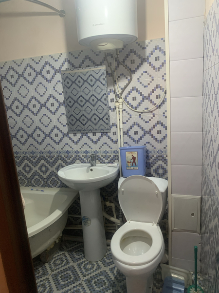 Продается своя 2 комнатна квартира.