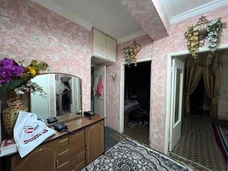 Юнусабад-18, 4/3/4 кирпич 77 серия, 90 м², среднее состояние=