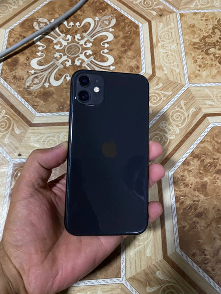 Iphone 11 sotiladi 64 GB