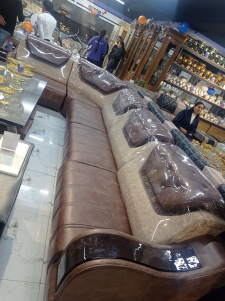 Мебель продается 8 нулями