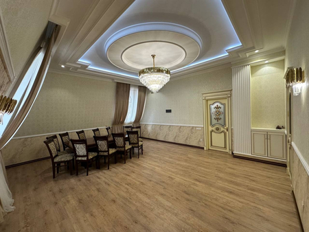 Huvaydo 125m2 3xona 6taj srocna sotiladi!!!