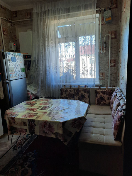 Срочно продаю 2-х комнатнаю квартиру в Сергели 7