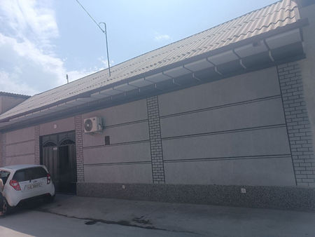 Hovli uy sotiladi yashashga tayyor vatstroyda