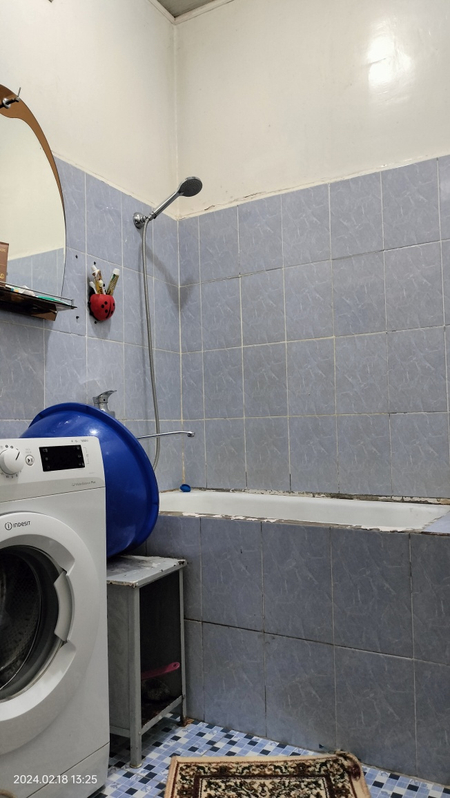 Srochno chilonzor Uchtepa 21 kvartl farxadski bozor 3 xonali sotiladi
