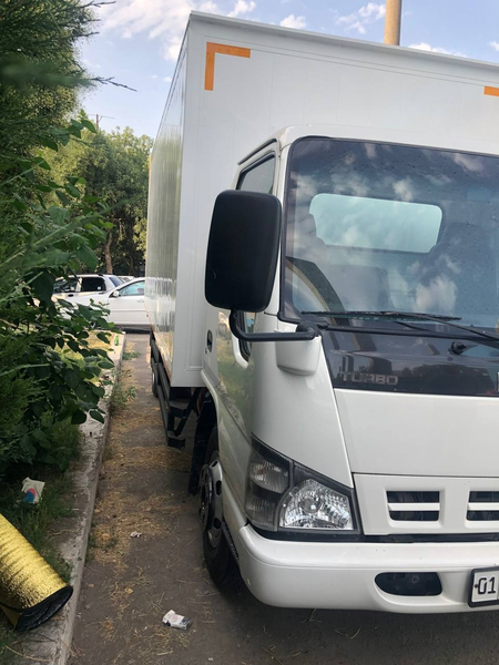 Грузовой ISUZU 5 тоннали