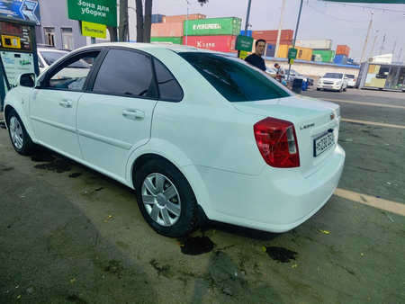 Gentra sotiladi 86000 yurgan