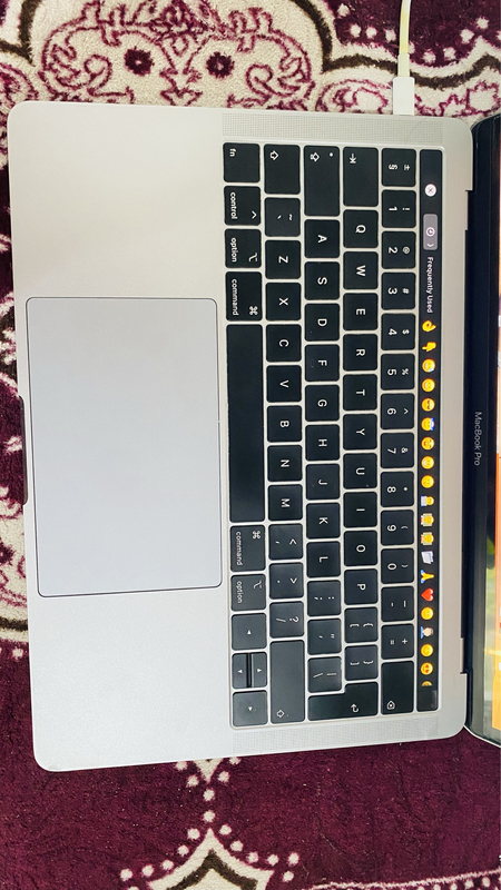 Macbook pro 2018 touch bar 258 8