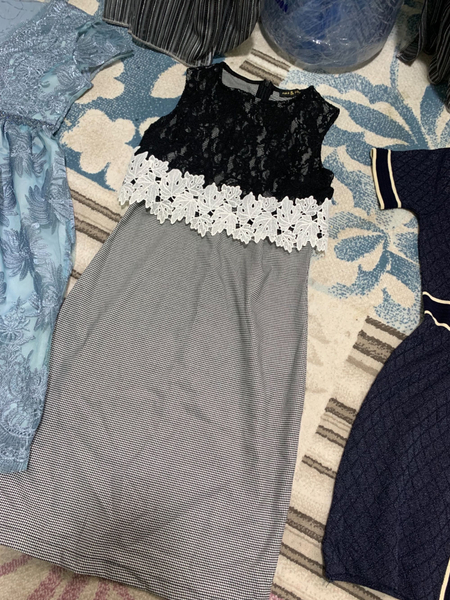 продаются платья женские размера s( xs)