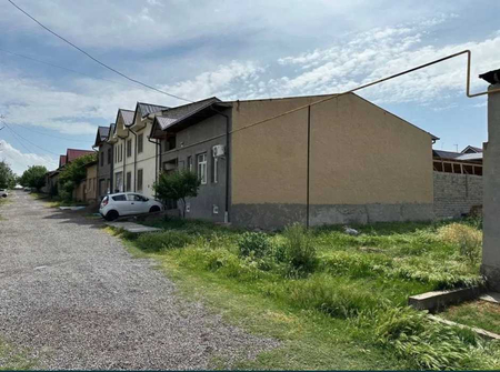Хасанбой мавзесида 3 сотих ер сотилади. NR494/11