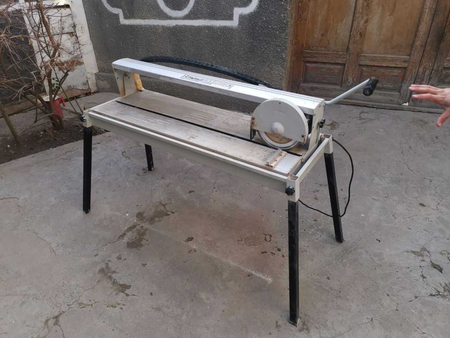Плиткорез электрический