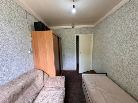 Спутник 9. 2ком первый этаж вход в огород въезд авто 34.000уе СРОЧНО.
