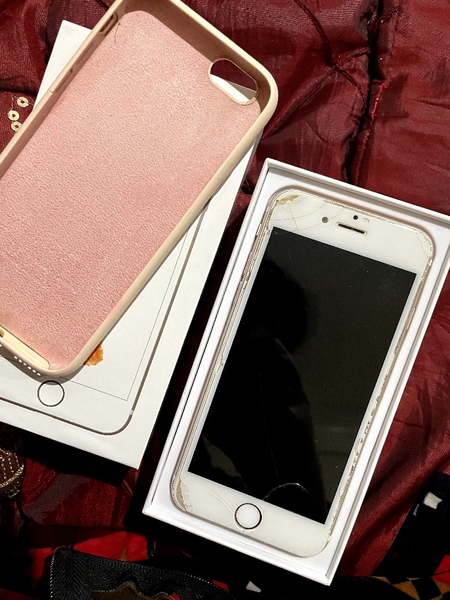 Айфон 6s коробка документ.