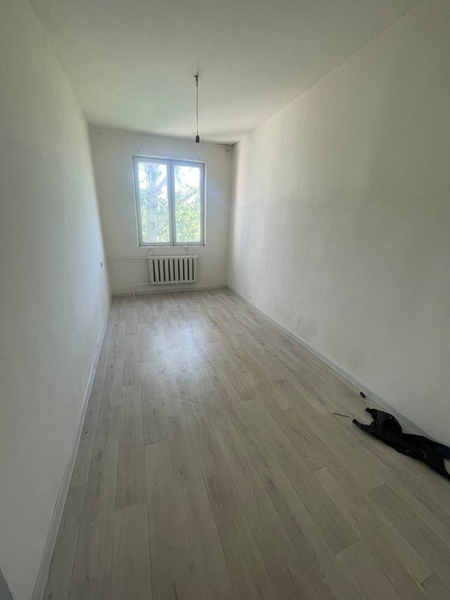 Sfochna uy sotiladi chilonzor 11 al xorazimi 2 xona 44000