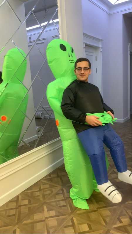 Надувной костюм инопланетянина