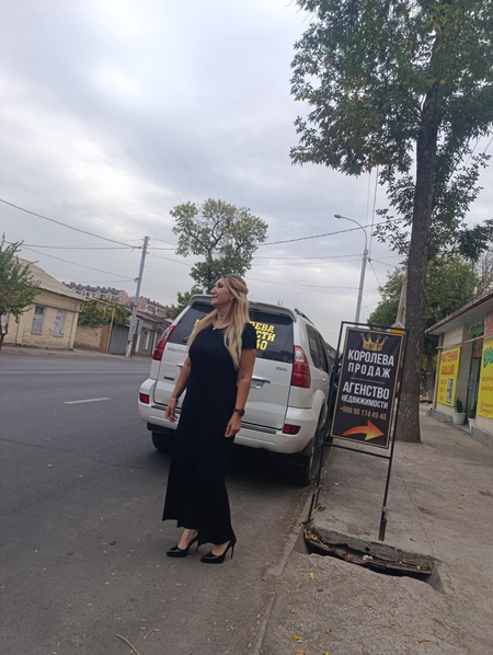 Продается шикарный автомобиль.продаю и плачу в связи с переездом.