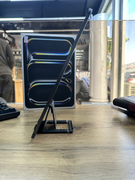 iPad Pro m4 256/sim kartali