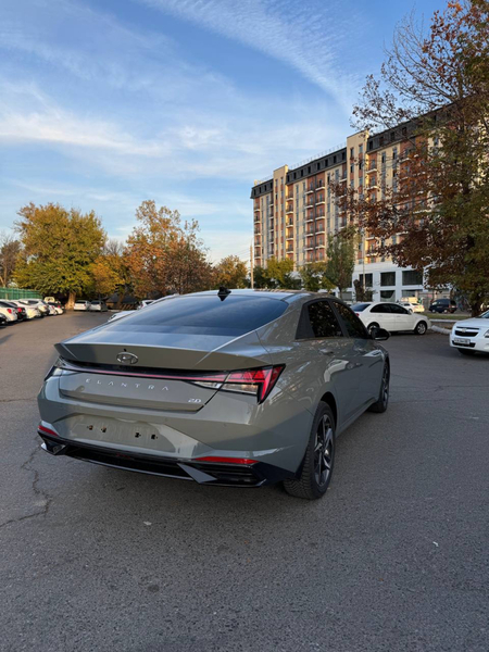 Hunday elantra  2 litir ful