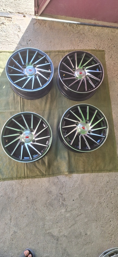Продам автомобильные диски VOSSEN