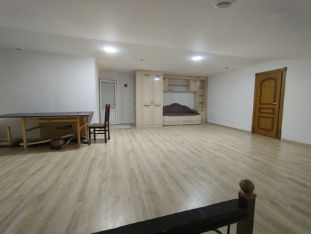 Сдаётся 4 комнатная 145м² новостройки электроаппарат с мансардом
