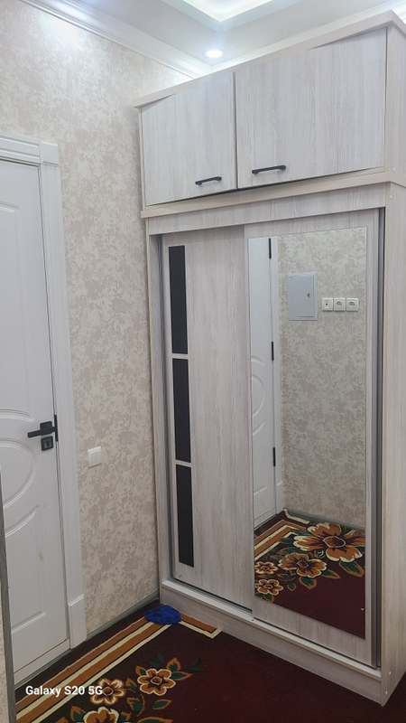 СРОЧНО !! ПРОДАЁТСЯ Квартира в Яшнабаде 75 км/м дубовой
