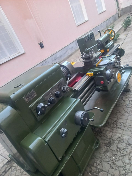 Tokarni stanok 1ka 62 Xolati 100% ideal Garantya Beraman Tokirni stano