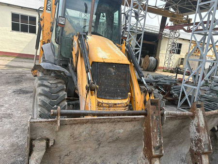 Погрузчик Эксковатор JCB сотилади