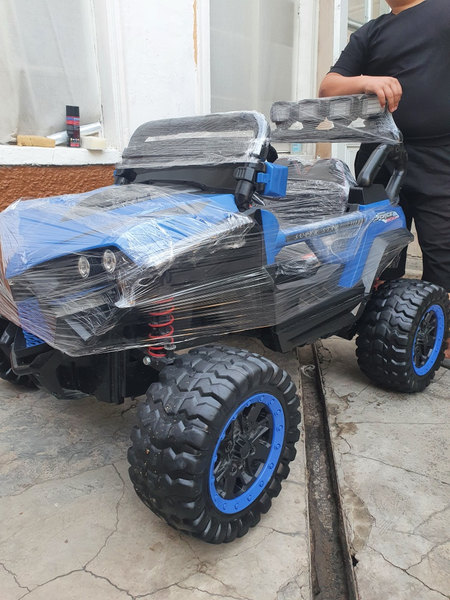 Detskiy mashinka Jeep 4×4