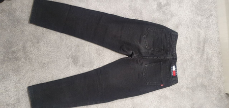 Чёрный джинсы от Tommy Jeans