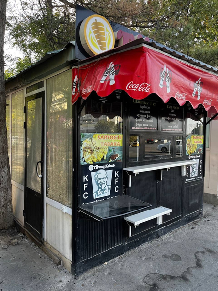 Ko\\\'chma do\\\'kon fastfood uchun mo\\\'ljallangan Razmeri 3 × 3 m