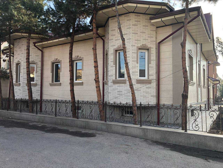 Продается дом в Мирзо-Улугбекском районе СРОЧНО ТОРГ УМЕСТЕН!