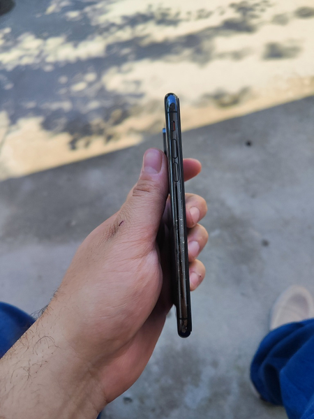 Iphone X sotilda 64 tali