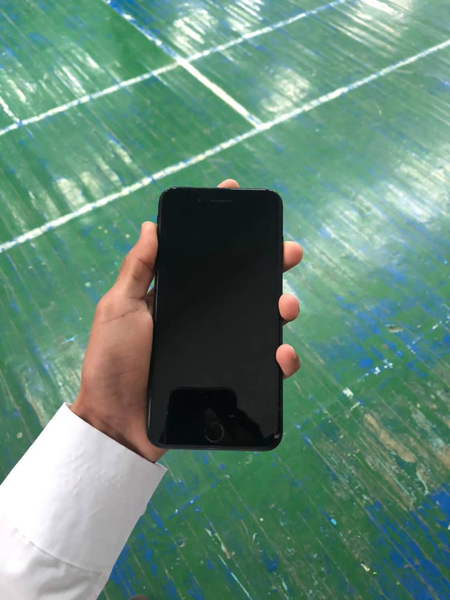iPhone 7 plus 100 yomkus