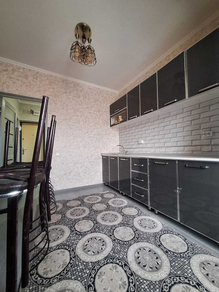 Продаётся 2-х комнатная квартира, ор-р Паркентский рынок!
