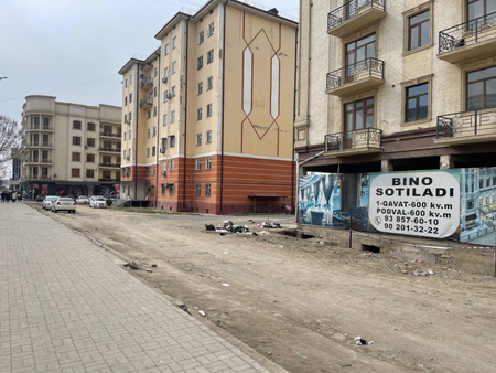 Noturar joy sotiladi 1 qavat va podval maydoni 600kv/m 1000$