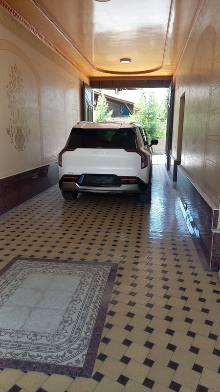 Срочно. Электромобил KIA EV9