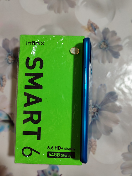 Телефон Infinix  SMART 6