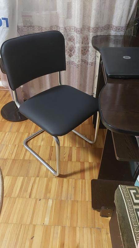 Продаётся новый стул для.руководителя или для учителя   очень удобный