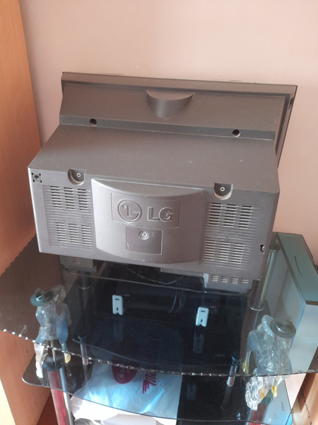 Телевизор марки LG тв