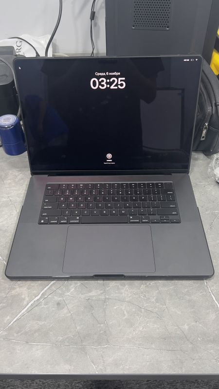 Macbook 48 gb ozu m3 max pro Б/У 55 циклов