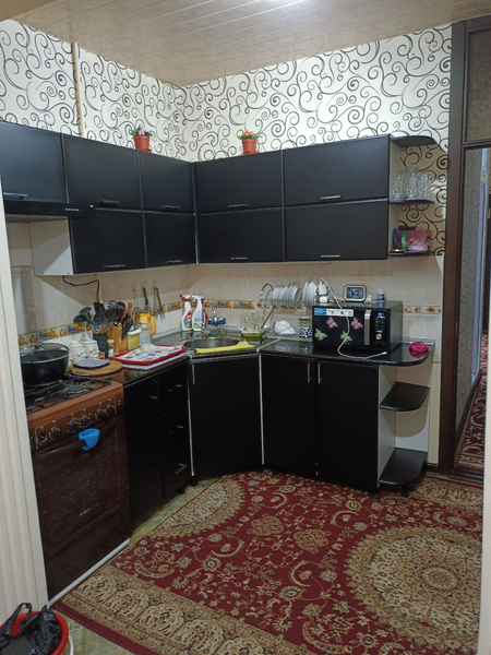 Продаётся трёх комнатная квартира Чирчик