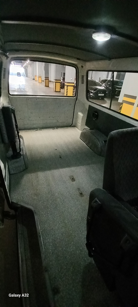 Toyota Hiace mikroavtobus