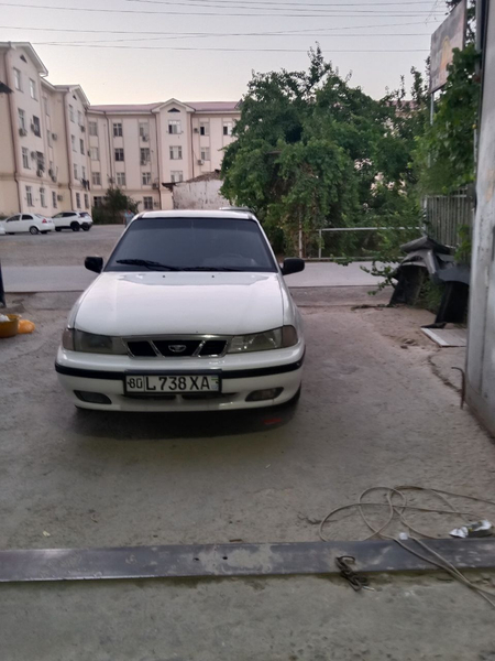 Nexia 1 2005 srochna sotiladi