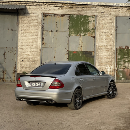 Mercedes-Benz E240 W211