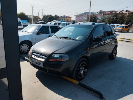 Kalos sotiladi faqat naxtga