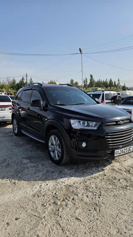 Срочно каптива captiva 4 сотилади краска радной.