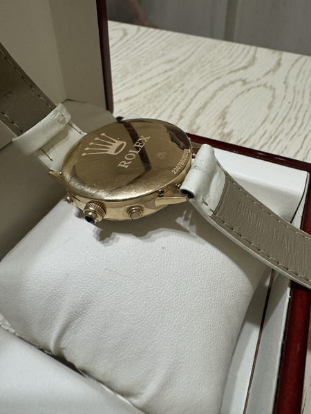 Rolex tilla  soat sotiladi