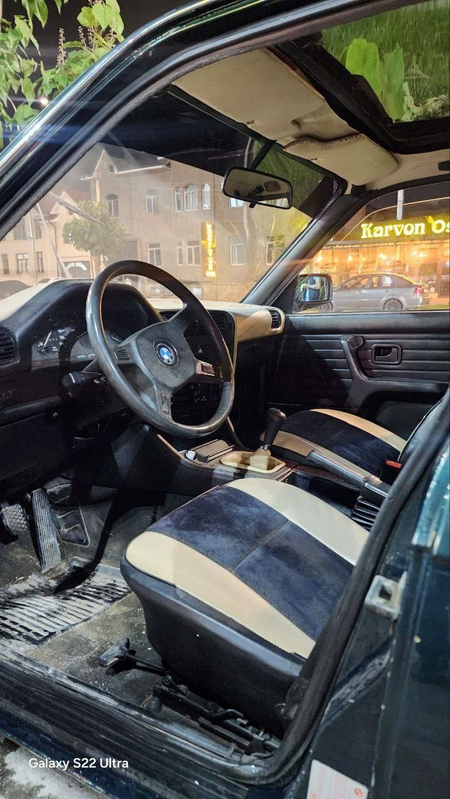 BMW e30. M10 318